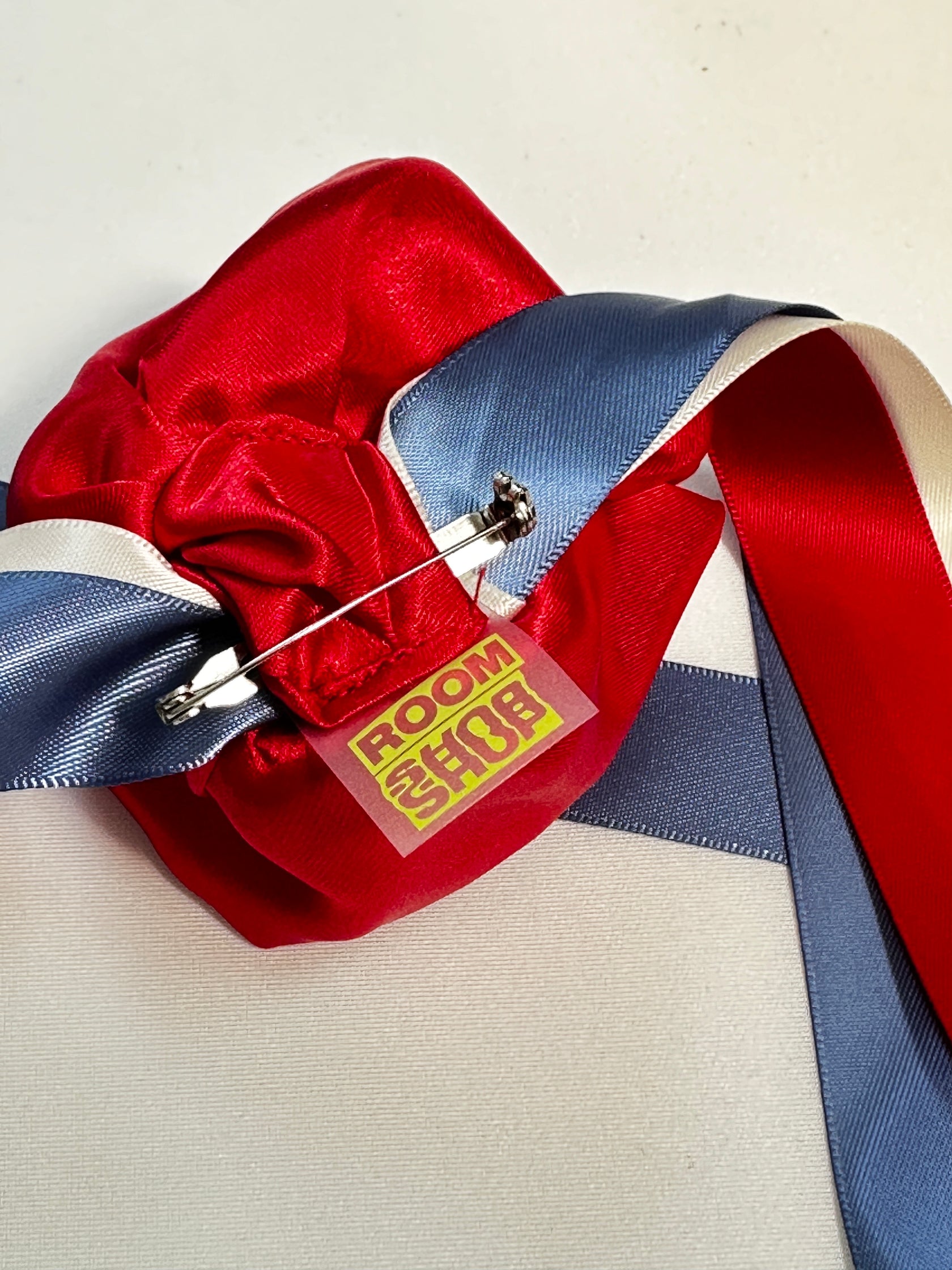 Award Ribbon Pin – Room Shop