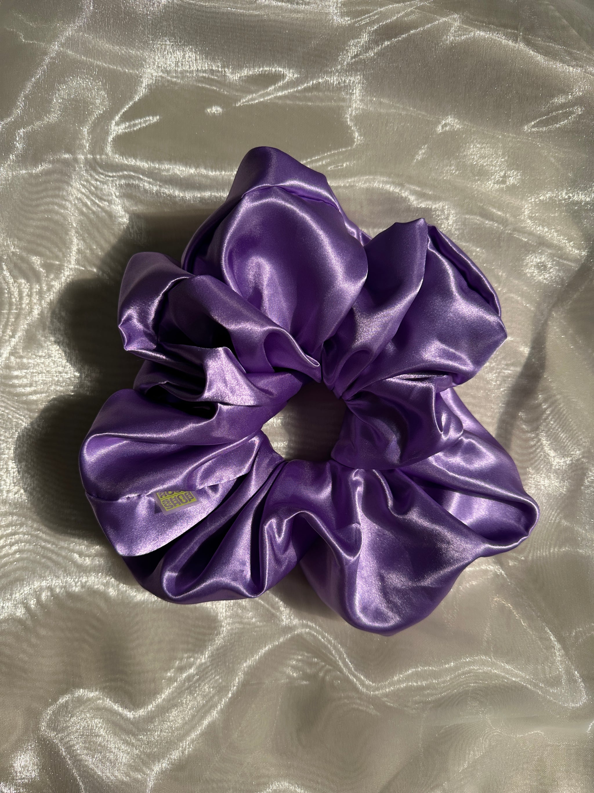 Giant Satin Scrunchie – Room Shop